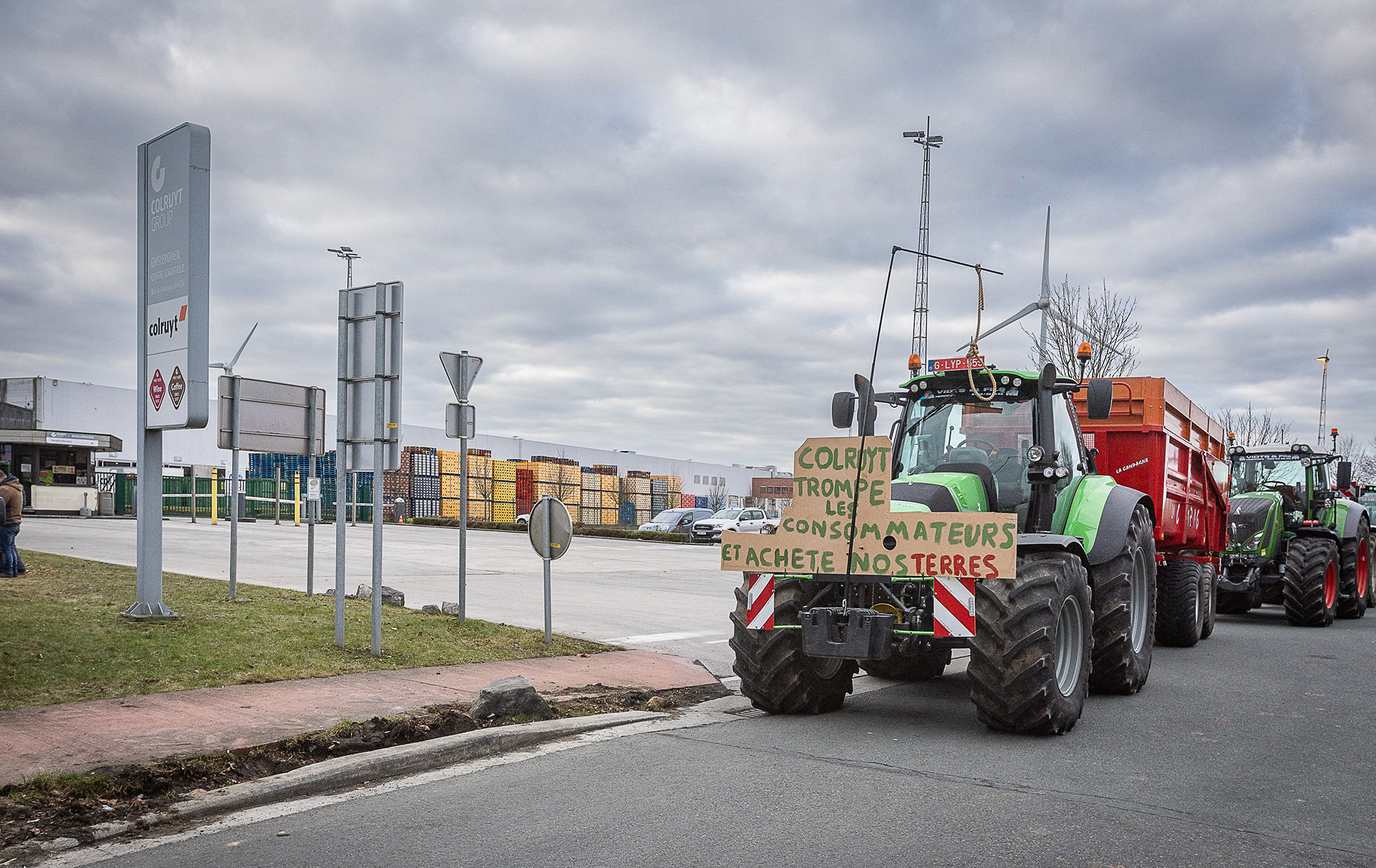 Belgian farmers block roads to port, protesting over rising costs, EU ...