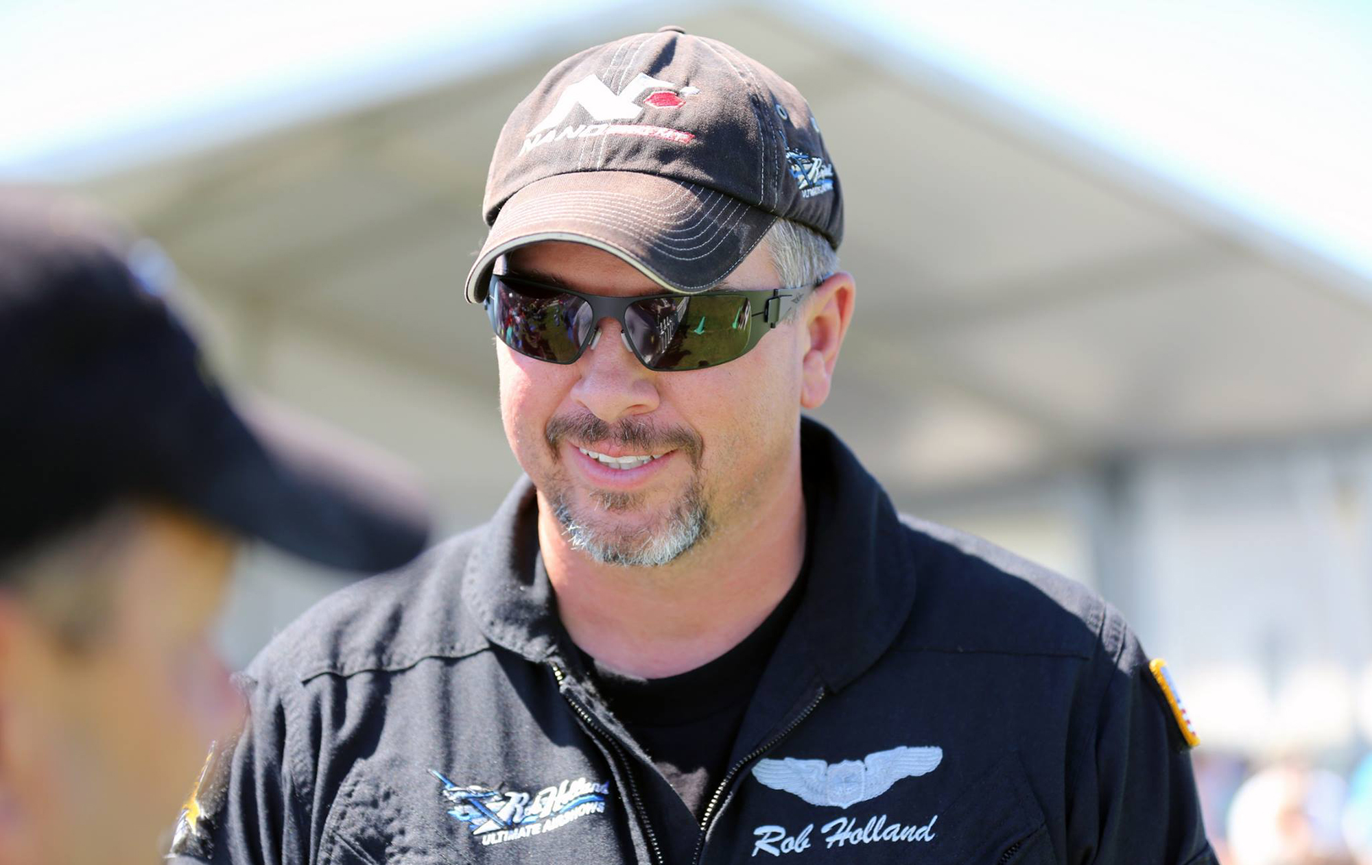 Rob Holland, world-renowned aerobatic pilot, tragically dies in ...